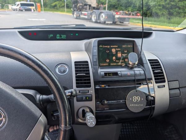 Toyota Prius 2006 Viļņa, ar dzinēja tilpumu 1.50 L un nobraukumu 290 tūkst. km par 3333 €, foto 4 vietnē AUTOMOTO.COM.LV