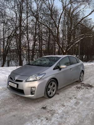 Toyota Prius 2010 Viļņa, ar dzinēja tilpumu 1.80 L un nobraukumu 330 tūkst. km par 4500 €, foto  vietnē AUTOMOTO.COM.LV