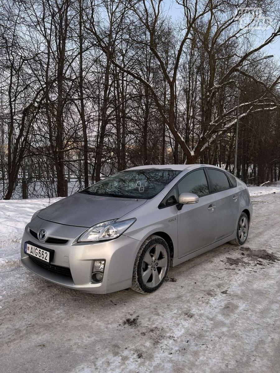 Toyota Prius 2010 Viļņa, ar dzinēja tilpumu 1.80 L un nobraukumu 330 tūkst. km par 4500 €, foto 1 vietnē AUTOMOTO.COM.LV