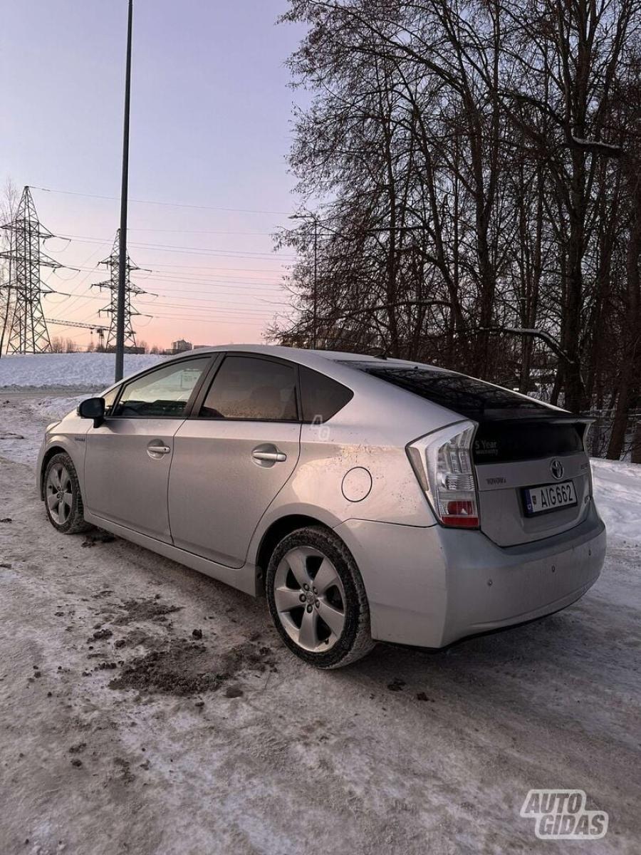 Toyota Prius 2010 Viļņa, ar dzinēja tilpumu 1.80 L un nobraukumu 330 tūkst. km par 4500 €, foto 2 vietnē AUTOMOTO.COM.LV