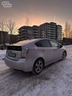 Toyota Prius 2010 Viļņa, ar dzinēja tilpumu 1.80 L un nobraukumu 330 tūkst. km par 4500 €, foto 3 vietnē AUTOMOTO.COM.LV