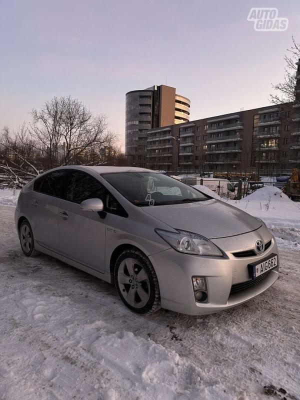 Toyota Prius 2010 Viļņa, ar dzinēja tilpumu 1.80 L un nobraukumu 330 tūkst. km par 4500 €, foto 4 vietnē AUTOMOTO.COM.LV