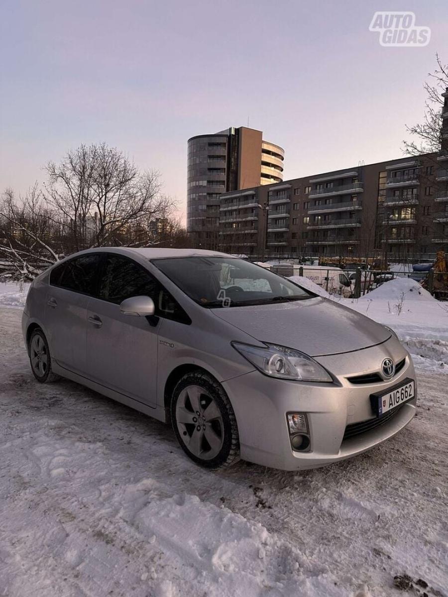 Toyota Prius 2010 Viļņa, ar dzinēja tilpumu 1.80 L un nobraukumu 330 tūkst. km par 4500 €, foto 4 vietnē AUTOMOTO.COM.LV
