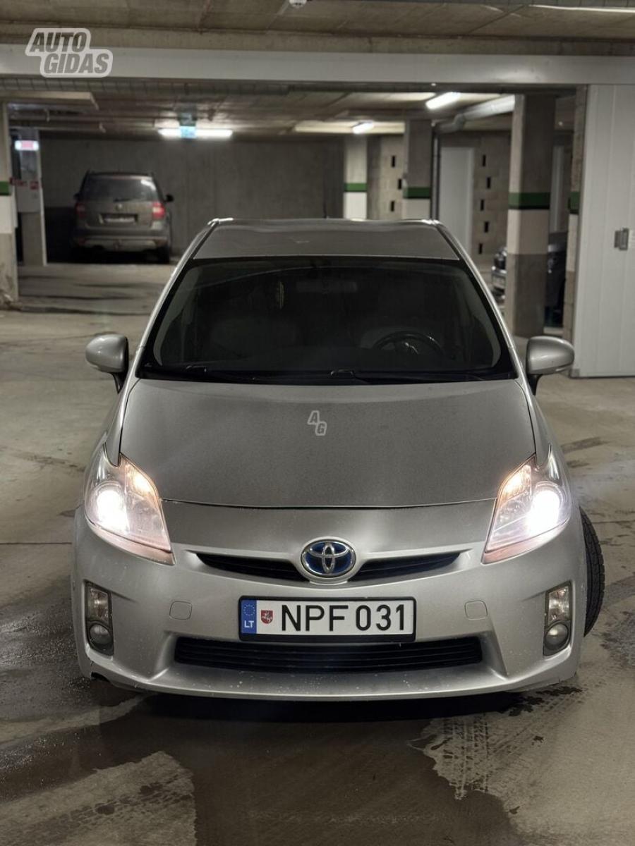Toyota Prius 2011 in Vilnius, with an engine capacity of 1.80 L and mileage of 305 thousand km for 4850 €, photo 5 on AUTOMOTO.COM.LV