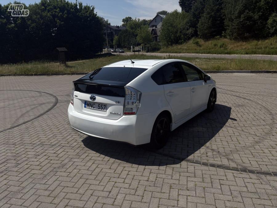 Toyota Prius 2011 Viļņa, ar dzinēja tilpumu 1.80 L un nobraukumu 373 tūkst. km par 4500 €, foto 6 vietnē AUTOMOTO.COM.LV