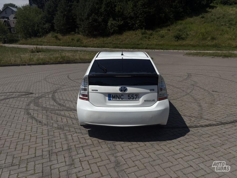 Toyota Prius 2011 Viļņa, ar dzinēja tilpumu 1.80 L un nobraukumu 373 tūkst. km par 4500 €, foto 7 vietnē AUTOMOTO.COM.LV