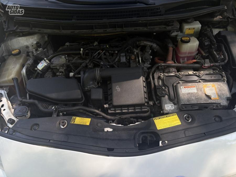 Toyota Prius 2011 Viļņa, ar dzinēja tilpumu 1.80 L un nobraukumu 373 tūkst. km par 4500 €, foto 9 vietnē AUTOMOTO.COM.LV