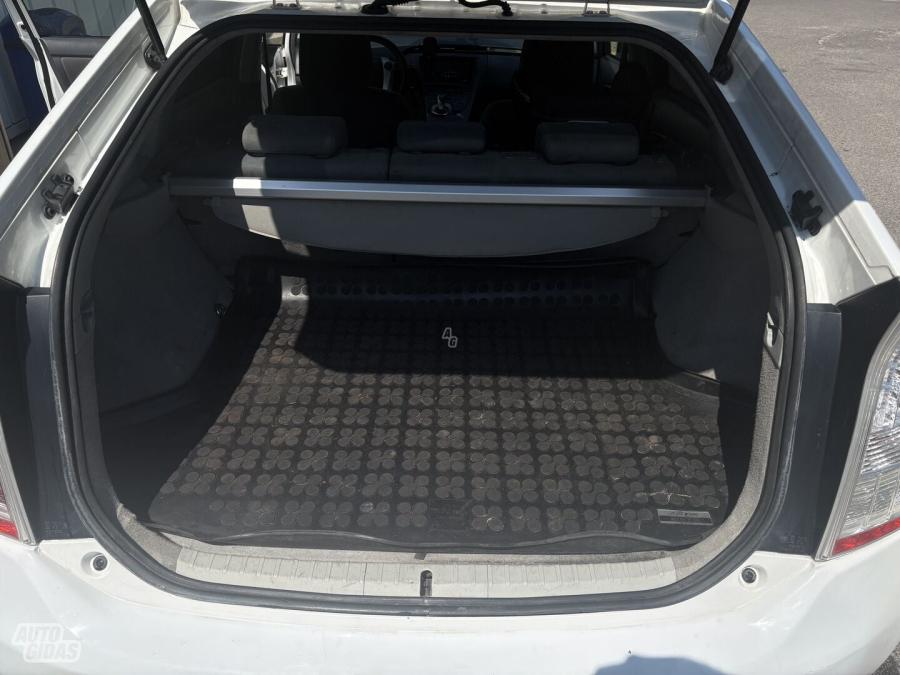 Toyota Prius 2011 Viļņa, ar dzinēja tilpumu 1.80 L un nobraukumu 373 tūkst. km par 4500 €, foto 15 vietnē AUTOMOTO.COM.LV
