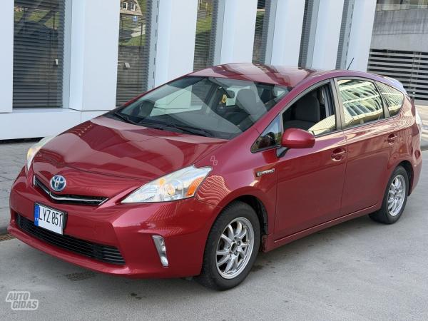 Toyota Prius 2013 in Vilnius, with an engine capacity of 1.80 L and mileage of 198 thousand km for 6500 €, photo 1 on AUTOMOTO.COM.LV
