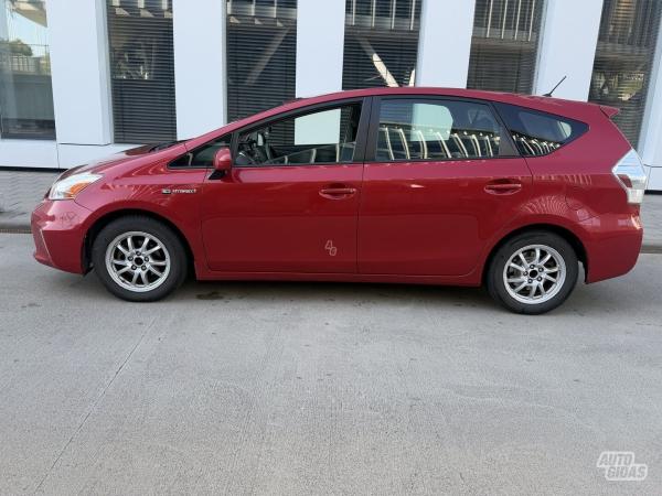 Toyota Prius 2013 in Vilnius, with an engine capacity of 1.80 L and mileage of 198 thousand km for 6500 €, photo 9 on AUTOMOTO.COM.LV
