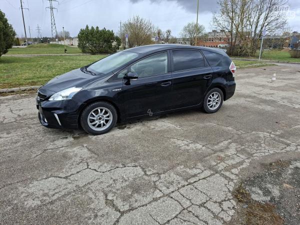 Toyota Prius 2014 in Kaunas, with an engine capacity of 1.80 L and mileage of 263 thousand km for 8800 €, photo 2 on AUTOMOTO.COM.LV