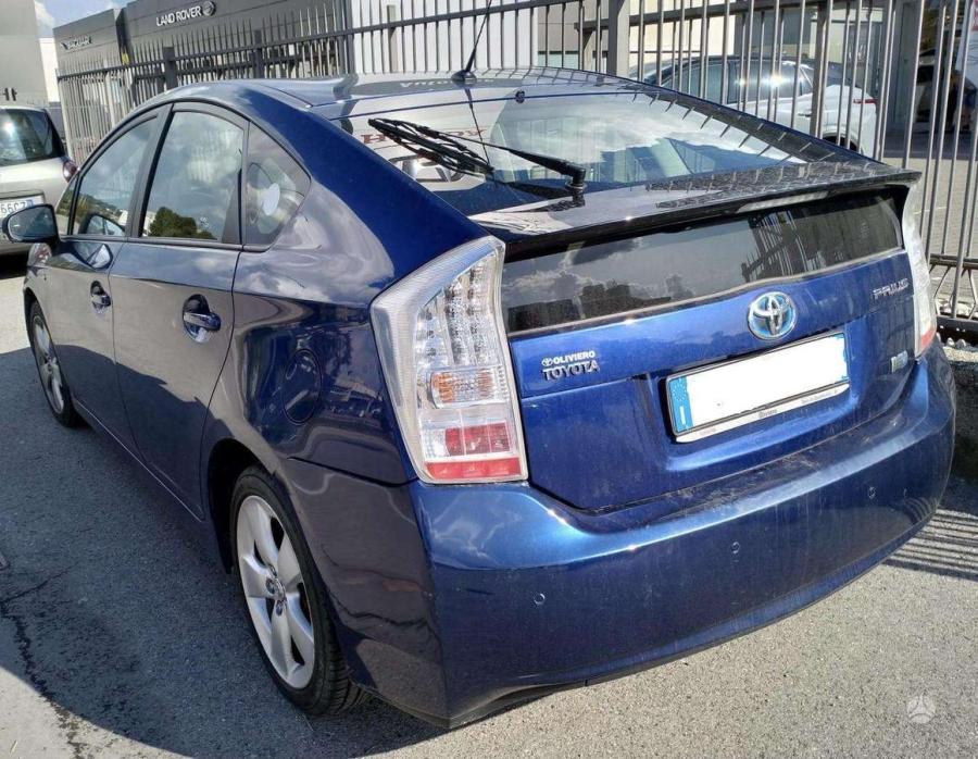 Violets Toyota Prius 2010 Viļņa, ar dzinēja tilpumu 1.80 L un nobraukumu 177 tūkst. km par 8222 €, foto 2 vietnē AUTOMOTO.COM.LV