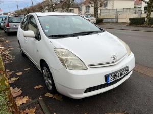 White Toyota Prius 2005 in Taurage, with an engine capacity of 1.50 L and mileage of 250 thousand km for 2999 €, photo  on AUTOMOTO.COM.LV