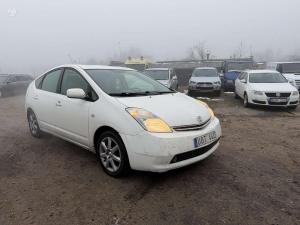 Balts Toyota Prius 2006 Kauņa, ar dzinēja tilpumu 1.50 L un nobraukumu 400 tūkst. km par 2200 €, foto 3 vietnē AUTOMOTO.COM.LV