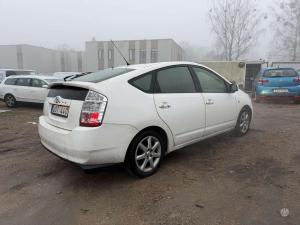 Balts Toyota Prius 2006 Kauņa, ar dzinēja tilpumu 1.50 L un nobraukumu 400 tūkst. km par 2200 €, foto 4 vietnē AUTOMOTO.COM.LV