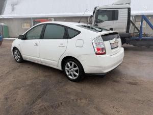 Balts Toyota Prius 2006 Kauņa, ar dzinēja tilpumu 1.50 L un nobraukumu 400 tūkst. km par 2200 €, foto 6 vietnē AUTOMOTO.COM.LV