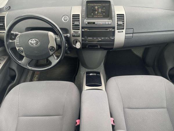 Balts Toyota Prius 2007 Viļņa, ar dzinēja tilpumu 1.50 L un nobraukumu 294 tūkst. km par 3850 €, foto 7 vietnē AUTOMOTO.COM.LV