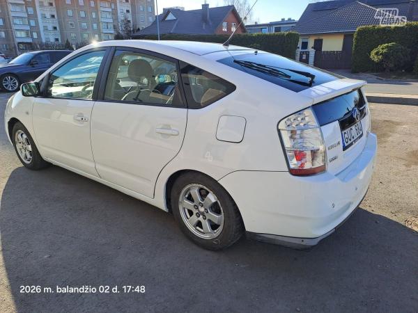 White Toyota Prius 2008 in Kaunas, with an engine capacity of 1.50 L and mileage of 535 thousand km for 4300 €, photo 5 on AUTOMOTO.COM.LV