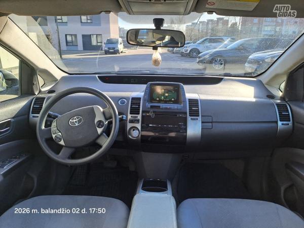 White Toyota Prius 2008 in Kaunas, with an engine capacity of 1.50 L and mileage of 535 thousand km for 4300 €, photo 10 on AUTOMOTO.COM.LV