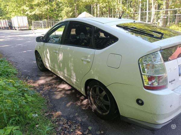 Balts Toyota Prius 2008 Kauņa, ar dzinēja tilpumu 1.50 L un nobraukumu 243 tūkst. km par 3300 €, foto 2 vietnē AUTOMOTO.COM.LV