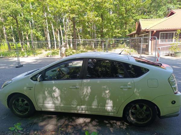 Balts Toyota Prius 2008 Kauņa, ar dzinēja tilpumu 1.50 L un nobraukumu 243 tūkst. km par 3300 €, foto 3 vietnē AUTOMOTO.COM.LV