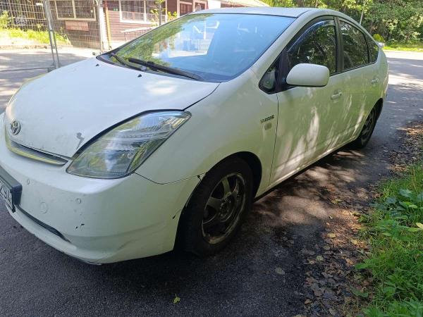 Balts Toyota Prius 2008 Kauņa, ar dzinēja tilpumu 1.50 L un nobraukumu 243 tūkst. km par 3300 €, foto 4 vietnē AUTOMOTO.COM.LV