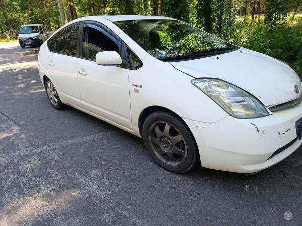 Balts Toyota Prius 2008 Kauņa, ar dzinēja tilpumu 1.50 L un nobraukumu 243 tūkst. km par 3300 €, foto 6 vietnē AUTOMOTO.COM.LV