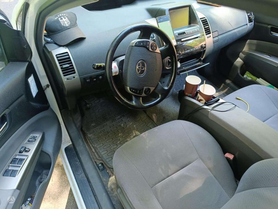 Balts Toyota Prius 2008 Kauņa, ar dzinēja tilpumu 1.50 L un nobraukumu 243 tūkst. km par 3300 €, foto 11 vietnē AUTOMOTO.COM.LV