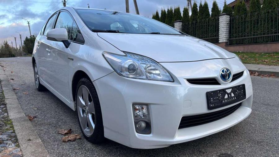 Balts Toyota Prius 2009 Viļņa, ar dzinēja tilpumu 1.80 L un nobraukumu 173 tūkst. km par 6670 €, foto 3 vietnē AUTOMOTO.COM.LV