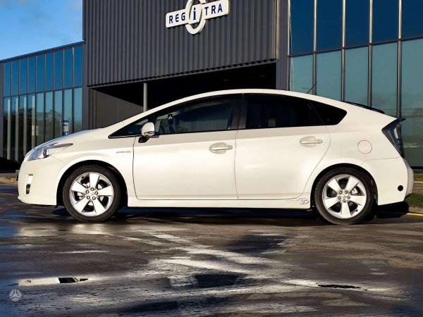 Balts Toyota Prius 2009 Šauļi, ar dzinēja tilpumu 1.80 L un nobraukumu 337 tūkst. km par 6800 €, foto 7 vietnē AUTOMOTO.COM.LV