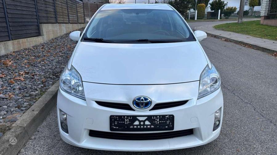 Balts Toyota Prius 2009 Viļņa, ar dzinēja tilpumu 1.80 L un nobraukumu 173 tūkst. km par 6670 €, foto 4 vietnē AUTOMOTO.COM.LV