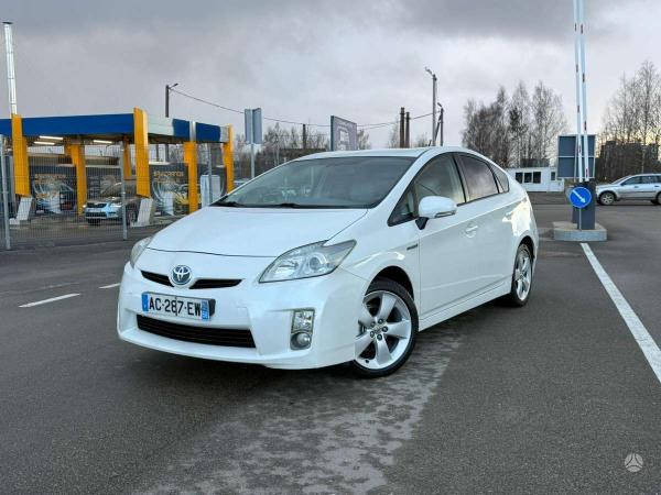 Balts Toyota Prius 2009 Panevēža, ar dzinēja tilpumu 1.80 L un nobraukumu 298 tūkst. km par 5990 €, foto 1 vietnē AUTOMOTO.COM.LV