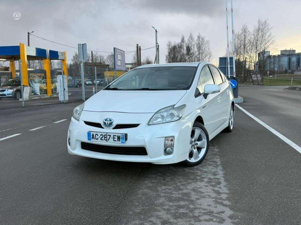 Balts Toyota Prius 2009 Panevēža, ar dzinēja tilpumu 1.80 L un nobraukumu 298 tūkst. km par 5990 €, foto 5 vietnē AUTOMOTO.COM.LV