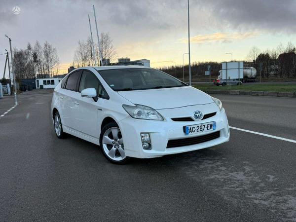 Balts Toyota Prius 2009 Panevēža, ar dzinēja tilpumu 1.80 L un nobraukumu 298 tūkst. km par 5990 €, foto 6 vietnē AUTOMOTO.COM.LV