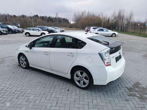 Balts Toyota Prius 2009 Kauņa, ar dzinēja tilpumu 1.80 L un nobraukumu 340 tūkst. km par 5300 €, foto 2 vietnē AUTOMOTO.COM.LV