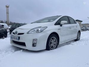 White Toyota Prius 2009 in Vilnius, with an engine capacity of 1.80 L and mileage of 208 thousand km for 5490 €, photo  on AUTOMOTO.COM.LV