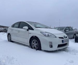 White Toyota Prius 2009 in Vilnius, with an engine capacity of 1.80 L and mileage of 208 thousand km for 5490 €, photo 2 on AUTOMOTO.COM.LV