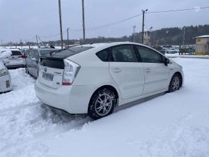 White Toyota Prius 2009 in Vilnius, with an engine capacity of 1.80 L and mileage of 208 thousand km for 5490 €, photo 3 on AUTOMOTO.COM.LV