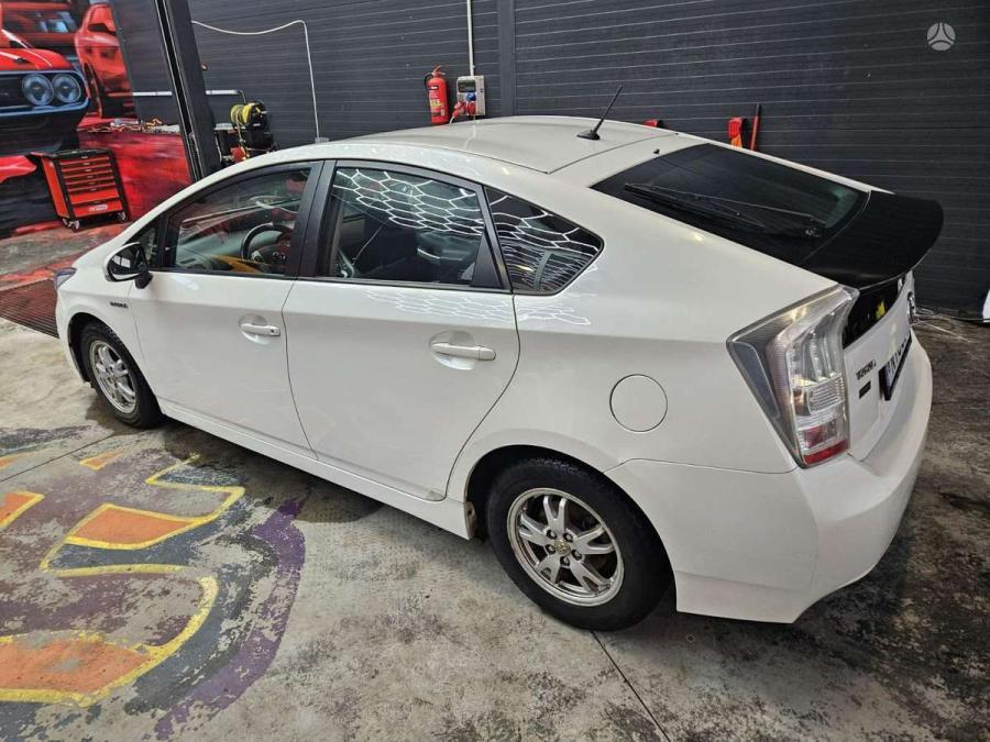 Balts Toyota Prius 2009 Klaipėda, ar dzinēja tilpumu 0.00 L un nobraukumu 219 tūkst. km par 5350 €, foto 3 vietnē AUTOMOTO.COM.LV