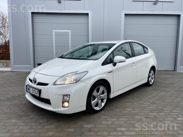 White Toyota Prius 2009 in Riga, with an engine capacity of 1.80 L and mileage of 0 thousand km for 5500 €, photo 1 on AUTOMOTO.COM.LV
