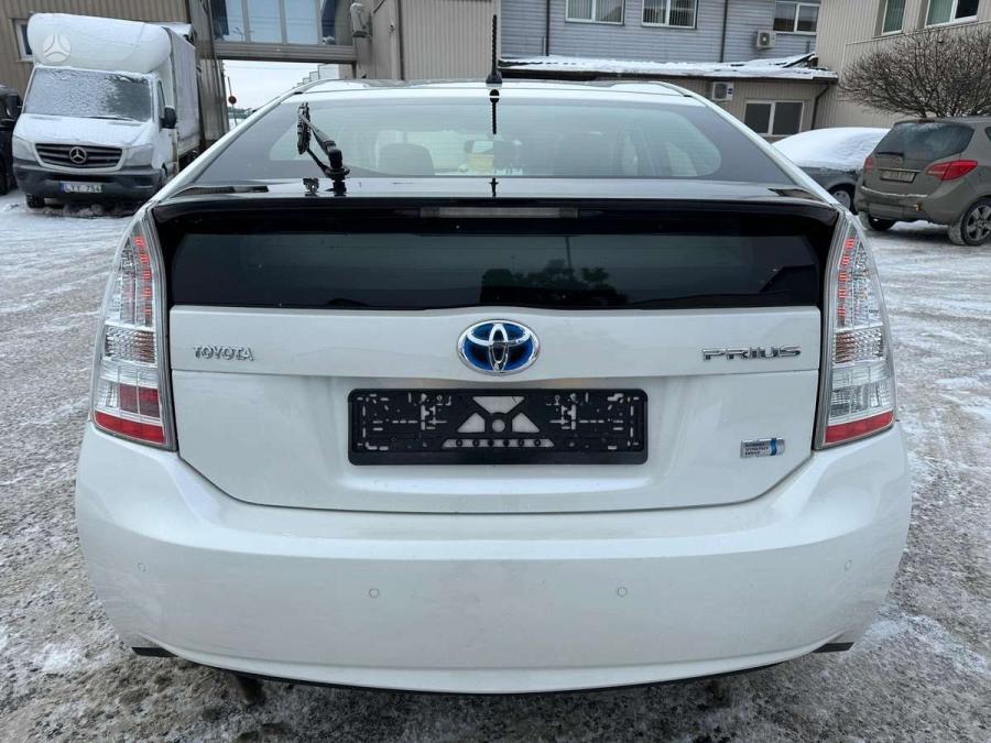 Balts Toyota Prius 2009 Viļņa, ar dzinēja tilpumu 1.80 L un nobraukumu 173 tūkst. km par 6550 €, foto 8 vietnē AUTOMOTO.COM.LV