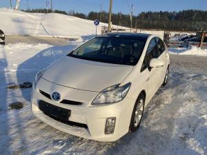 White Toyota Prius 2009 in Vilnius, with an engine capacity of 1.80 L and mileage of 328 thousand km for 5700 €, photo  on AUTOMOTO.COM.LV