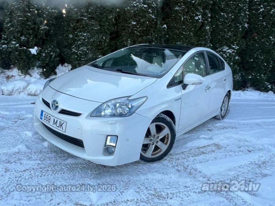 White Toyota Prius 2009 in Tallinn, with an engine capacity of 1.80 L and mileage of 182 thousand km for 6999 €, photo 1 on AUTOMOTO.COM.LV