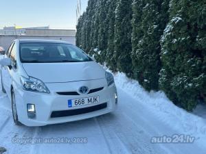 White Toyota Prius 2009 in Tallinn, with an engine capacity of 1.80 L and mileage of 182 thousand km for 6999 €, photo 3 on AUTOMOTO.COM.LV