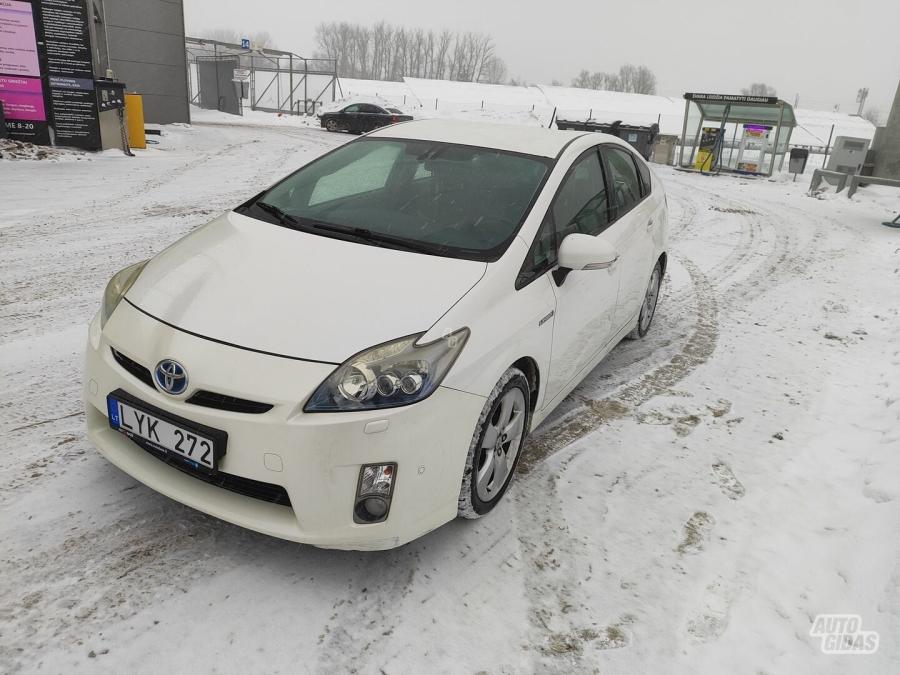 Balts Toyota Prius 2009 Šauļi, ar dzinēja tilpumu 1.80 L un nobraukumu 401 tūkst. km par 5950 €, foto 5 vietnē AUTOMOTO.COM.LV