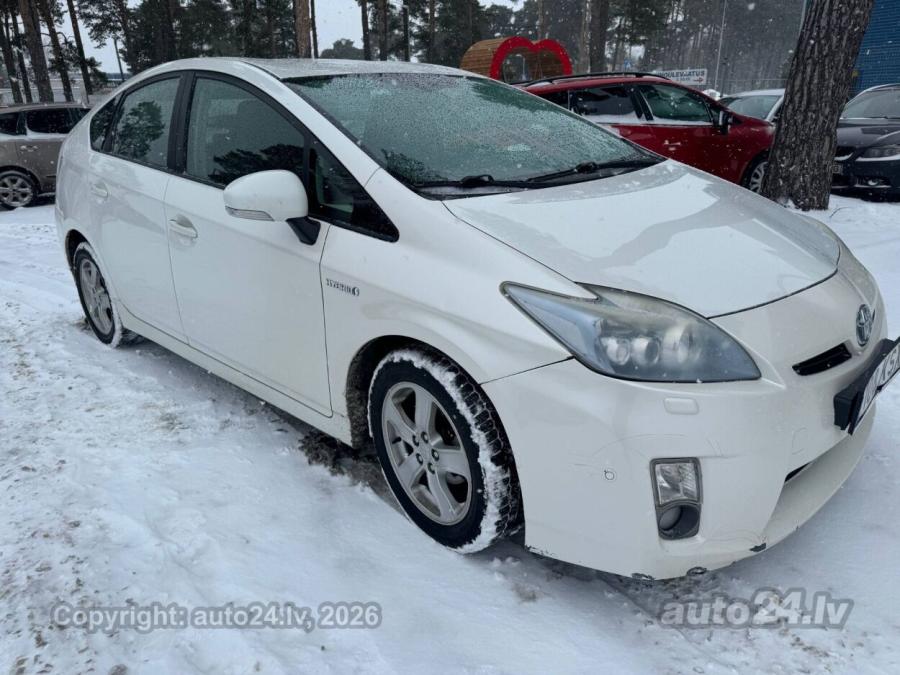 Balts Toyota Prius 2009 Tallina, ar dzinēja tilpumu 1.80 L un nobraukumu 441 tūkst. km par 6500 €, foto 3 vietnē AUTOMOTO.COM.LV