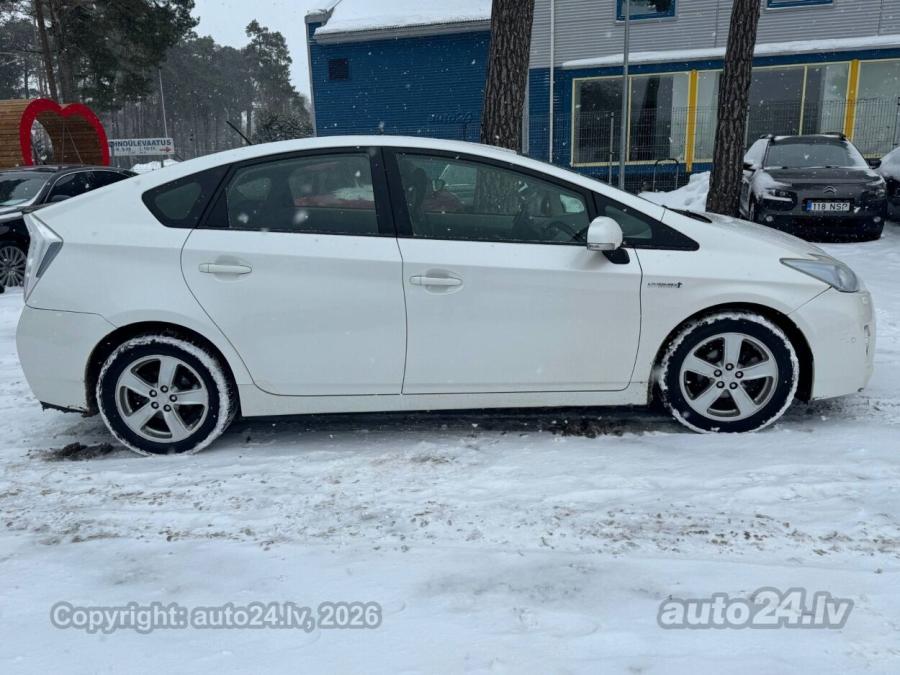 Balts Toyota Prius 2009 Tallina, ar dzinēja tilpumu 1.80 L un nobraukumu 441 tūkst. km par 6500 €, foto 4 vietnē AUTOMOTO.COM.LV