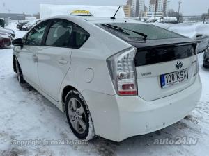 Balts Toyota Prius 2009 Tallina, ar dzinēja tilpumu 1.80 L un nobraukumu 441 tūkst. km par 6500 €, foto 5 vietnē AUTOMOTO.COM.LV