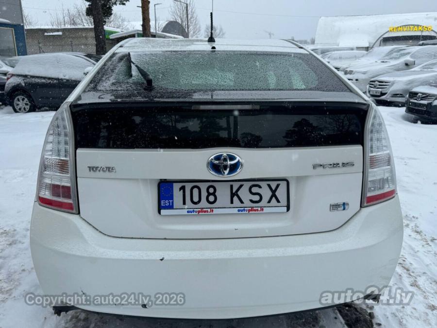 Balts Toyota Prius 2009 Tallina, ar dzinēja tilpumu 1.80 L un nobraukumu 441 tūkst. km par 6500 €, foto 6 vietnē AUTOMOTO.COM.LV