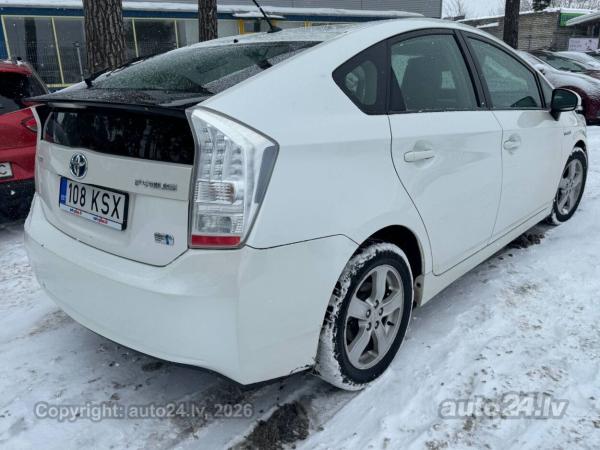 White Toyota Prius 2009 in Tallinn, with an engine capacity of 1.80 L and mileage of 441 thousand km for 6500 €, photo 7 on AUTOMOTO.COM.LV